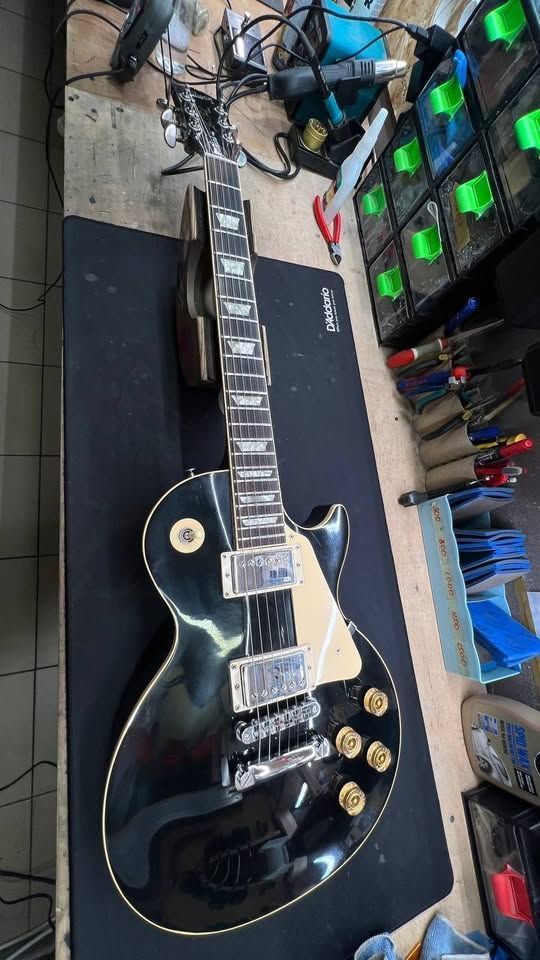 Купити Gibson Standard Black 1996 (з кейсом) 90196612 90196612 в ...